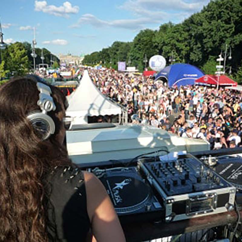 DJane Berlin I DJ Berlin I VJane Berlin I VJ Berlin buchen/mieten